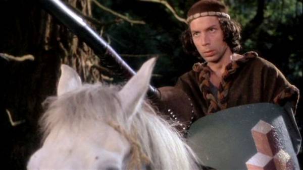 Paul Geoffrey, estrela de "Excalibur" e "Greystoke", falece aos 68 anos ...