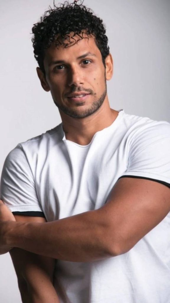 Amaury Lorenzo: Nudes vazadas do Ramiro ator de Terra e Paixão