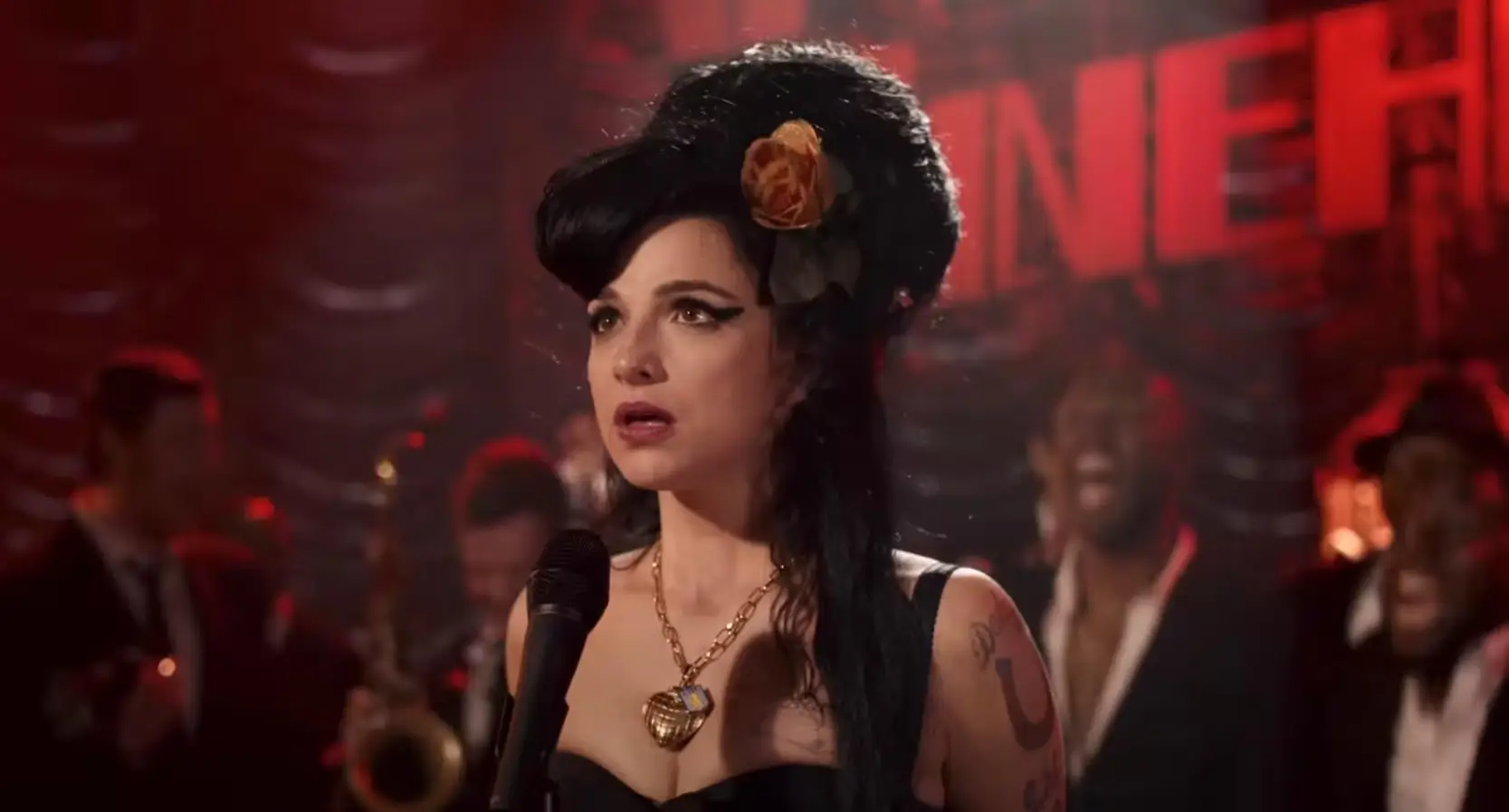 "Back to Black": Trailer da cinebiografia de Amy Winehouse revela ...